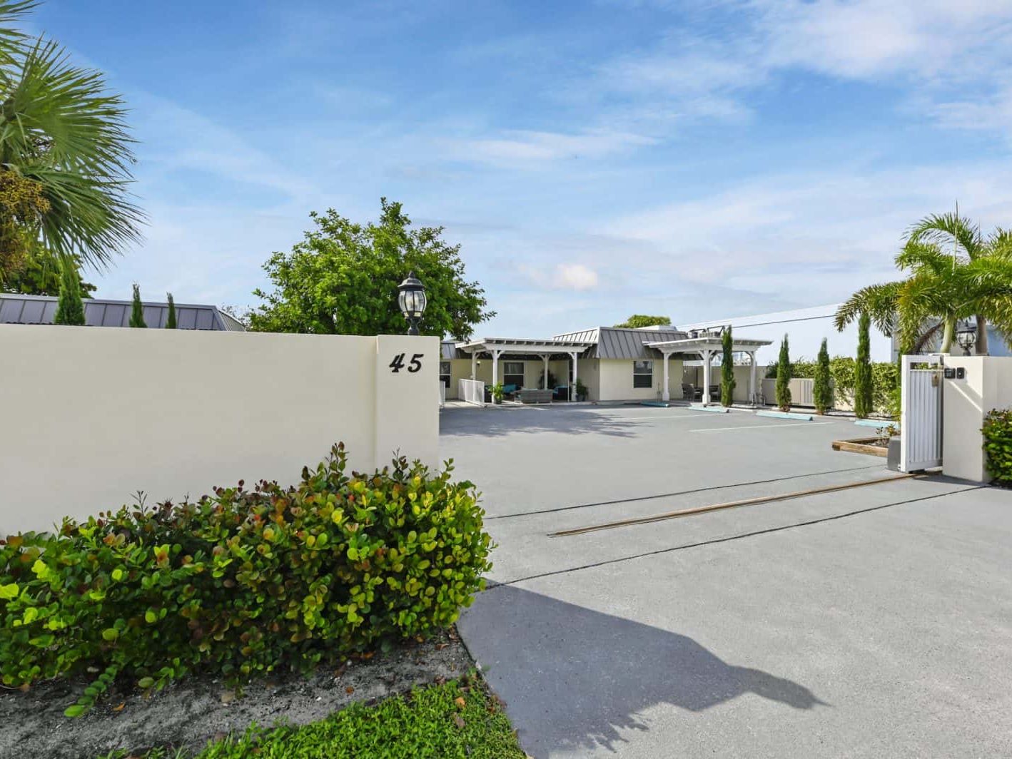 Luxary Drug & Alcohol Rehab in South Florida | United Recovery Project